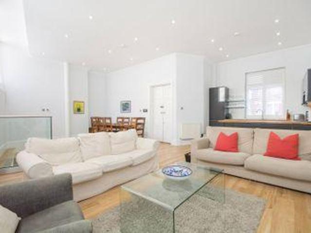 2 Bedrooms Flat for rent in Margravine Gardens, Barons Court W6