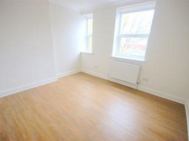 2 Bedrooms Flat for rent in Mare Street, Hackney E8