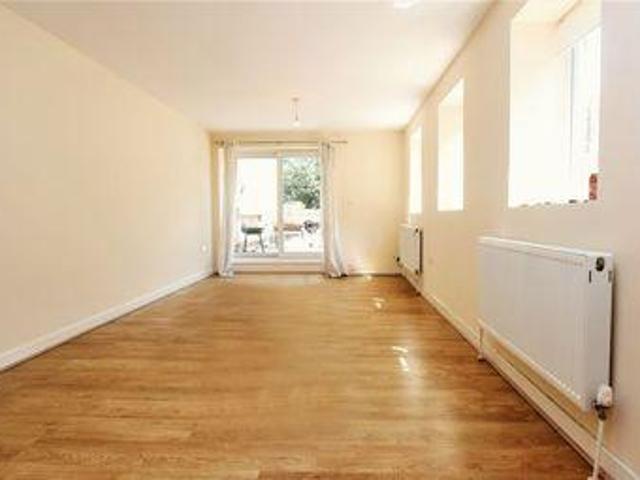 2 Bedrooms Flat for rent in Mare Street, London E8