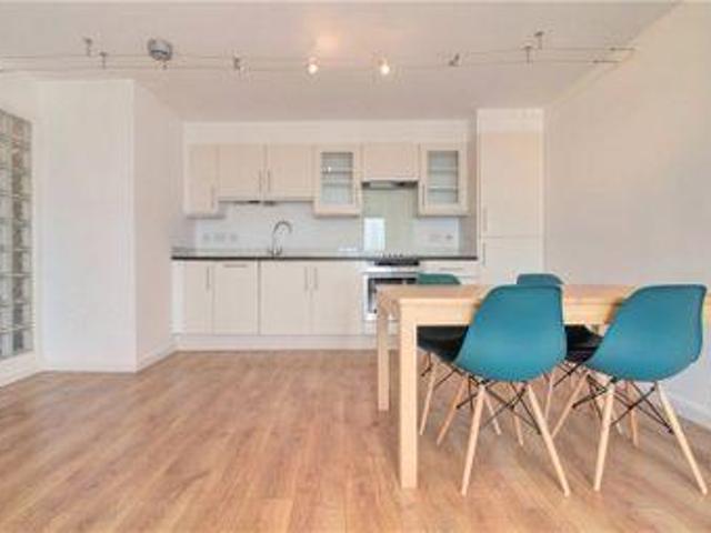 2 Bedrooms Flat for rent in Mare Street, London Fields, Hackney, London E8