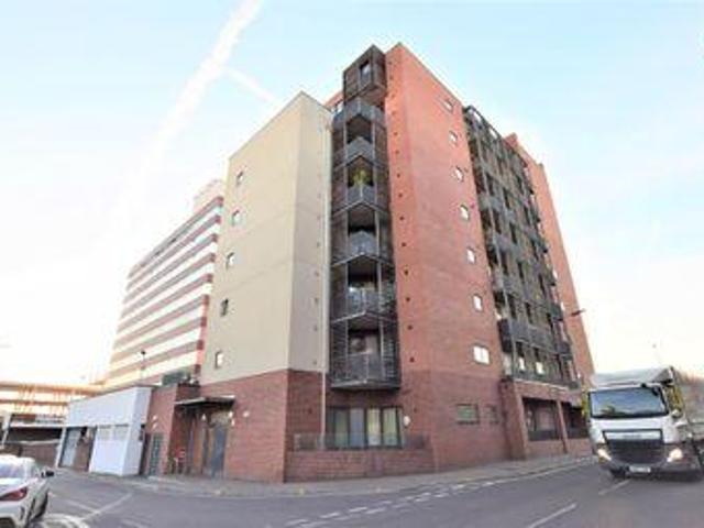 2 Bedrooms Flat for rent in Market Link, Romford, Essex RM1