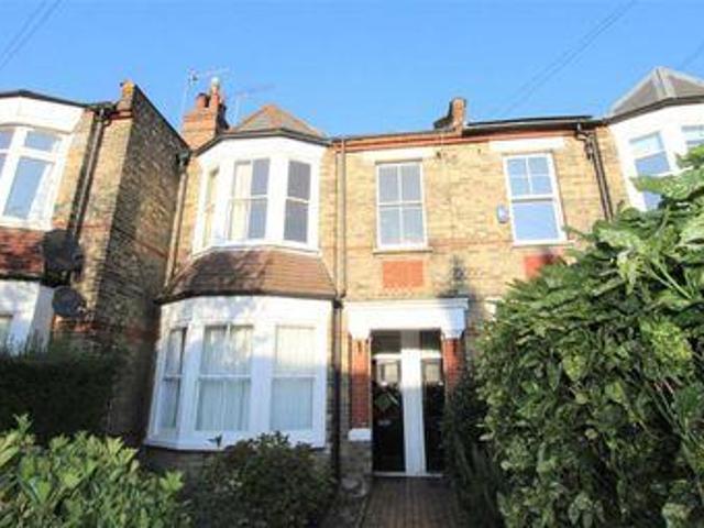 2 Bedrooms Flat for rent in Market Place, London N2