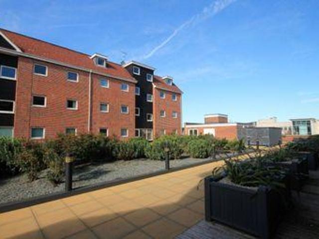 2 Bedrooms Flat for rent in Market Place, Romford RM1
