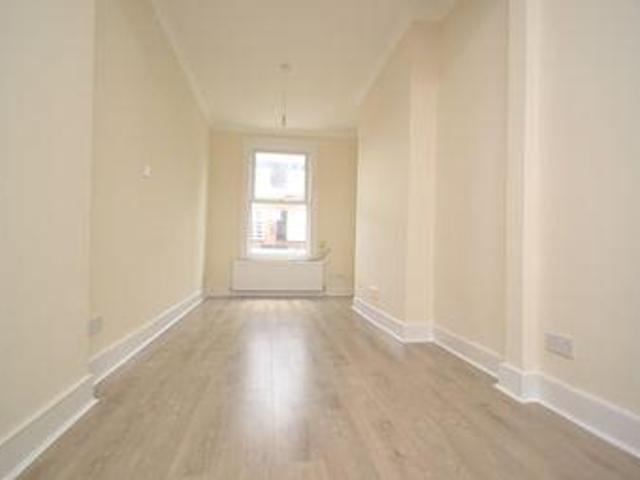 2 Bedrooms Flat for rent in Marlborough Road, London N19