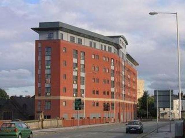 2 Bedrooms Flat for rent in Marsden House, Bolton BL1