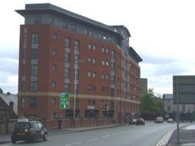2 Bedrooms Flat for rent in Marsden Road, Bolton BL1