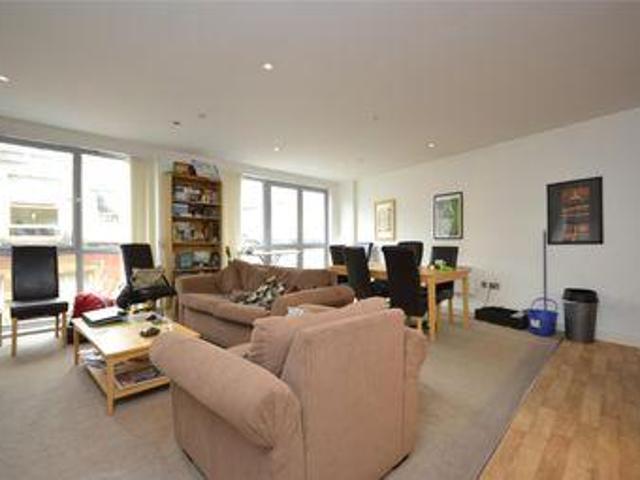 2 Bedrooms Flat for rent in Marsh Street, Bristol BS1