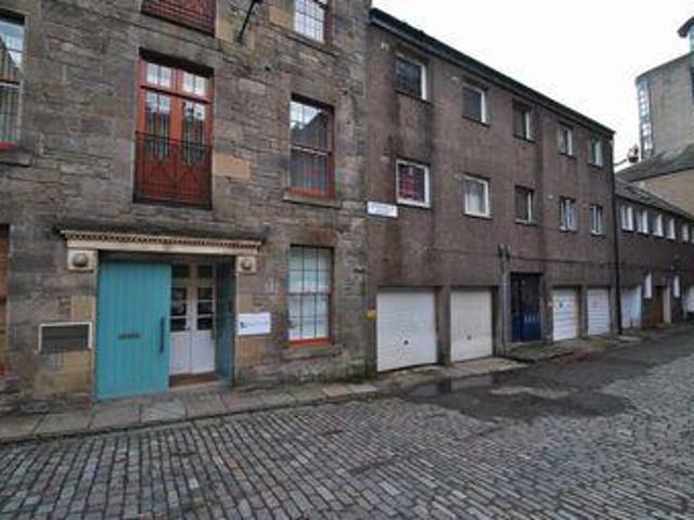 2 Bedrooms Flat for rent in Marshalls Court, Edinburgh, Midlothian EH1
