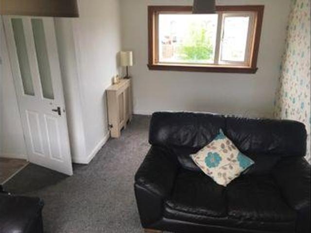 2 Bedrooms Flat for rent in Martin Ave, Irvine, North Ayrshire KA12