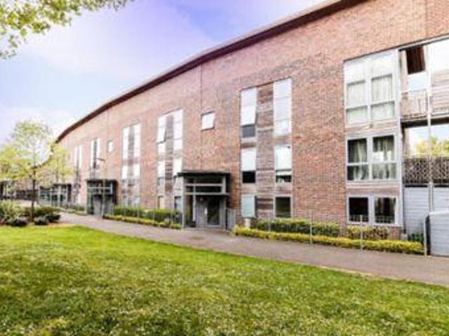 2 Bedrooms Flat for rent in Martlesham Walk, Colindale, London NW9