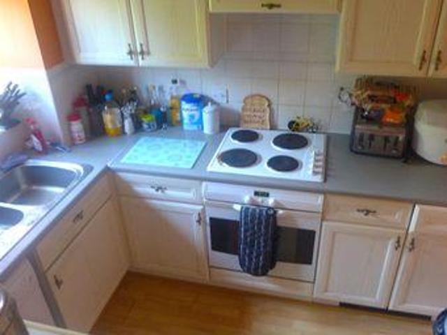 2 Bedrooms Flat for rent in Massingberd Way, London SW17