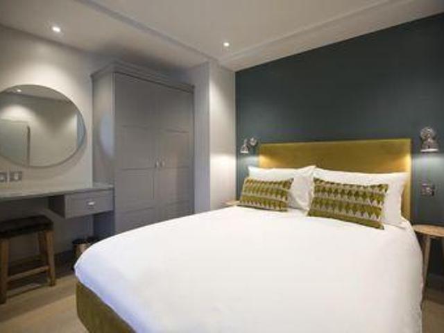2 Bedrooms Flat for rent in Mast Quay, London SE18