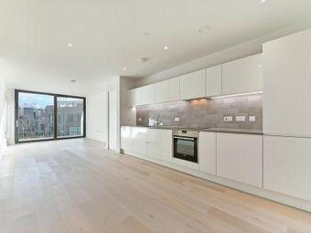 2 Bedrooms Flat for rent in Masthead House, Royal Wharf, London E16
