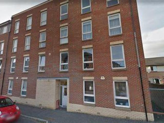 2 Bedrooms Flat for rent in Mcphail Street, Glasgow G40