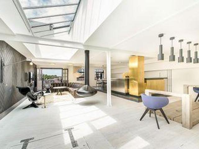 2 Bedrooms Flat for rent in Metropolitan Wharf Building, London E1W