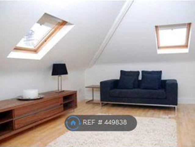 2 Bedrooms Flat for rent in Mexfield Road, London SW15