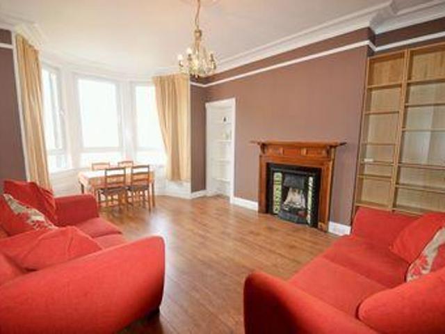 2 Bedrooms Flat for rent in Meadowbank Crescent, Edinburgh, Midlothian EH8