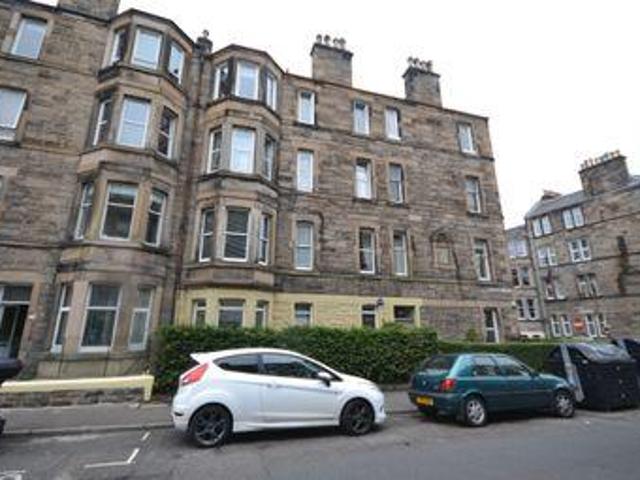 2 Bedrooms Flat for rent in Meadowbank Crescent, Meadowbank, Edinburgh EH8