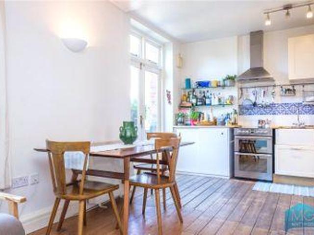2 Bedrooms Flat for rent in Medici Court, Hillfield Avenue, Crouch End N8