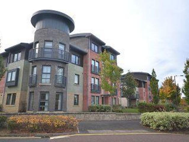 2 Bedrooms Flat for rent in Meggetland View, Edinburgh, Available Now EH14