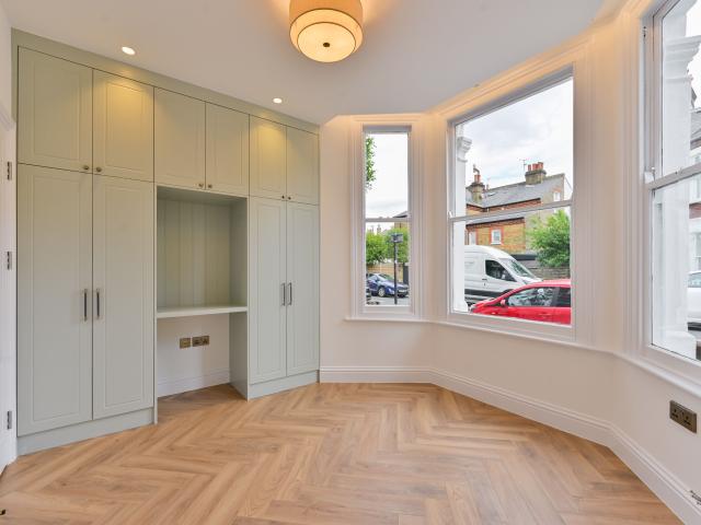 2 Bedrooms Flat for Rent in Melody Road, SW18 | Foxtons