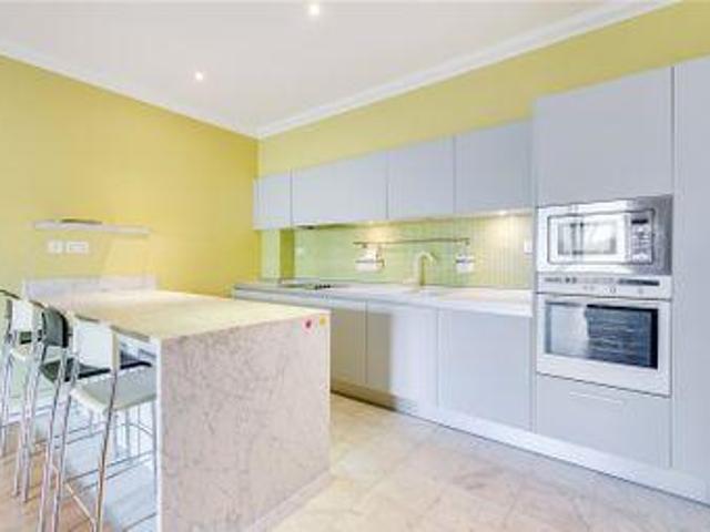 2 Bedrooms Flat for rent in Melliss Avenue, Richmond, Surrey TW9