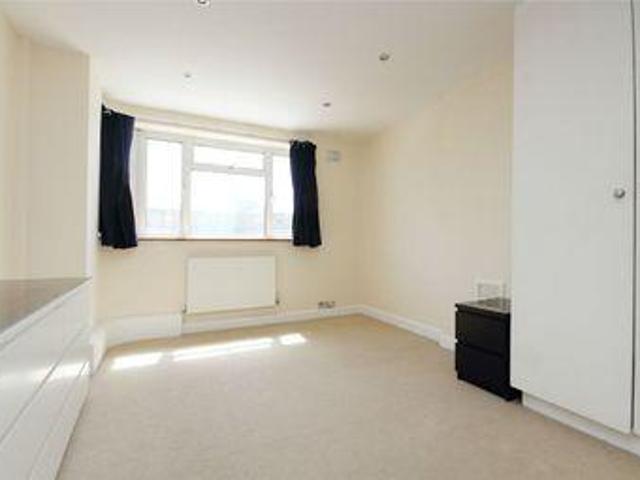 2 Bedrooms Flat for rent in Melville Court, Goldhawk Road, Goldhawk Road W12