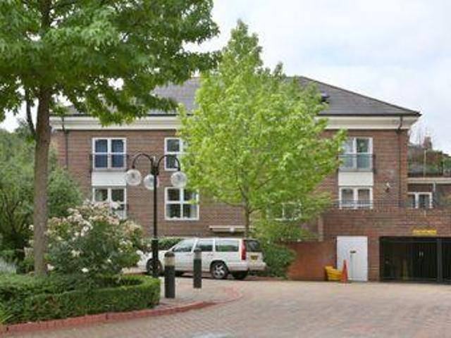2 Bedrooms Flat for rent in Melville Place, London N1