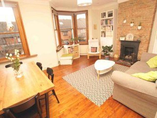 2 Bedrooms Flat for rent in Melvin Road, London SE20