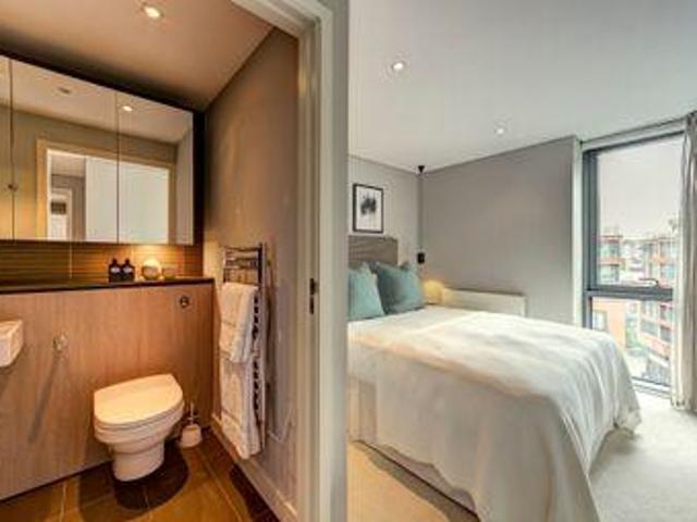 2 Bedrooms Flat for rent in Merchant Square, London W2