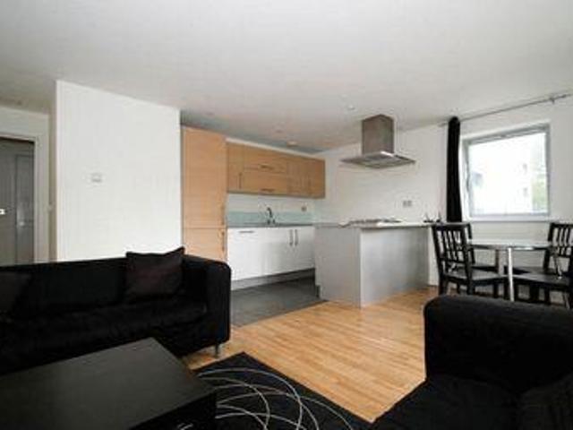 2 Bedrooms Flat for rent in Merchant Street, London E3