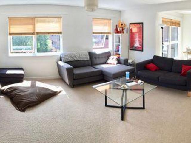 2 Bedrooms Flat for rent in Merchants Court, Rownham Mead, Hotwells, 4Yf, Bristol BS8