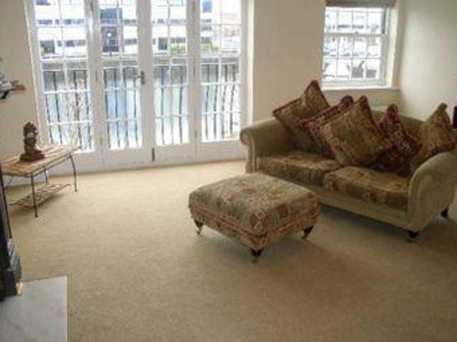 2 Bedrooms Flat for rent in Merchants Quay, Salford M50