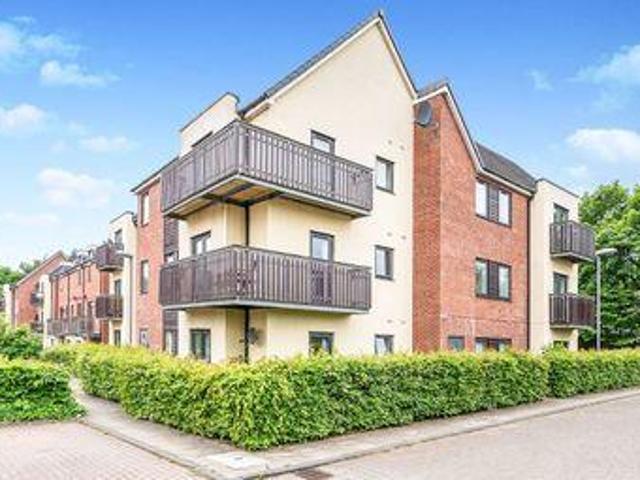 2 Bedrooms Flat for rent in Mere Drive, Clifton, Swinton, Manchester M27
