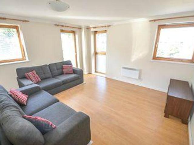 2 Bedrooms Flat for rent in Meridian Place, London E14
