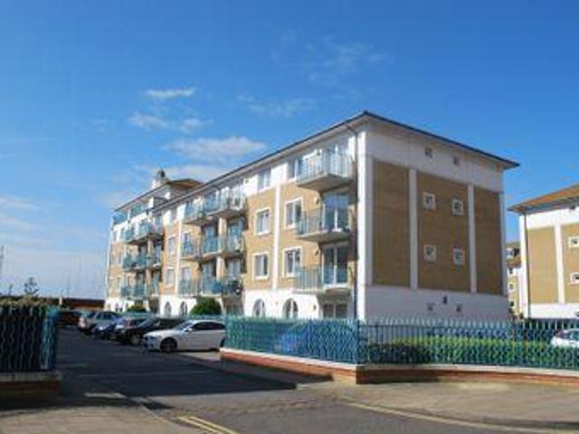 2 Bedrooms Flat for rent in Merton Court, Brighton Marina BN2