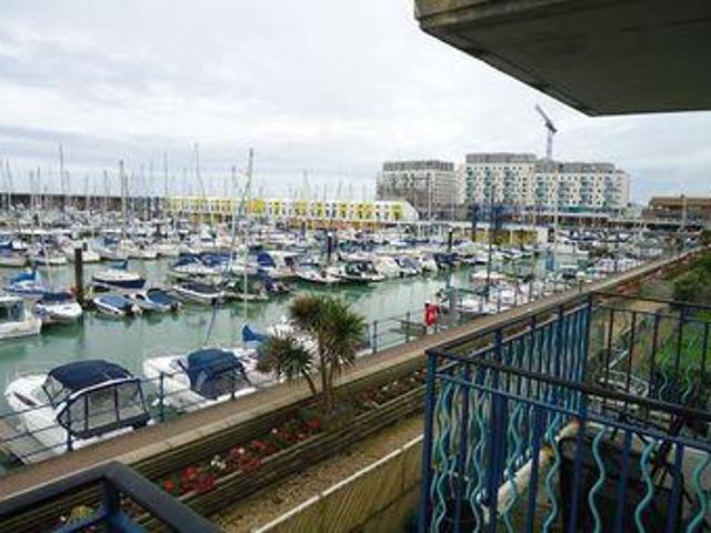 2 Bedrooms Flat for rent in Merton Court, The Strand, Brighton Marina, Brighton BN2