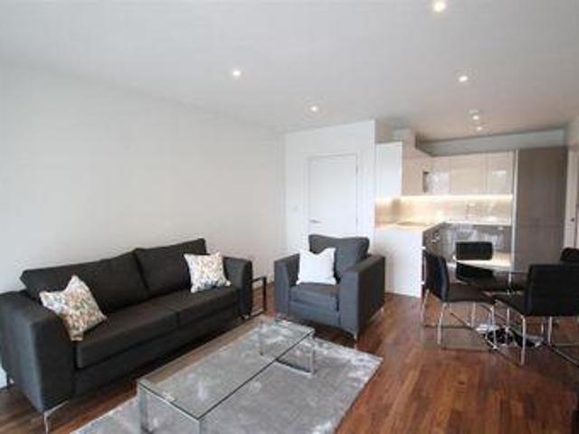 2 Bedrooms Flat for rent in Merton Road, London SW18