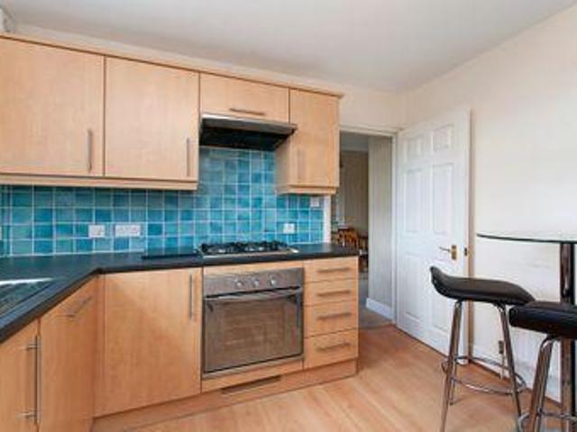 2 Bedrooms Flat for rent in Merton Road, London SW19