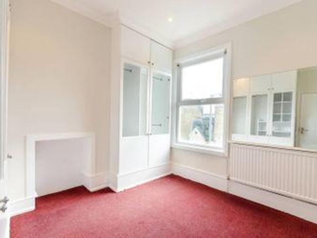 2 Bedrooms Flat for rent in Merton Road, Wandsworth, London SW18