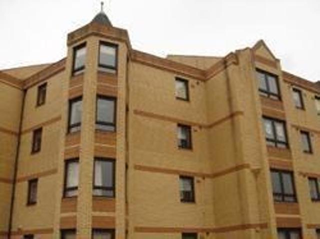 2 Bedrooms Flat for rent in Middlesex Gardens, Glasgow G41