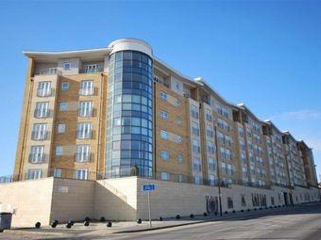 2 Bedrooms Flat for rent in Middlewood Street, Salford M5