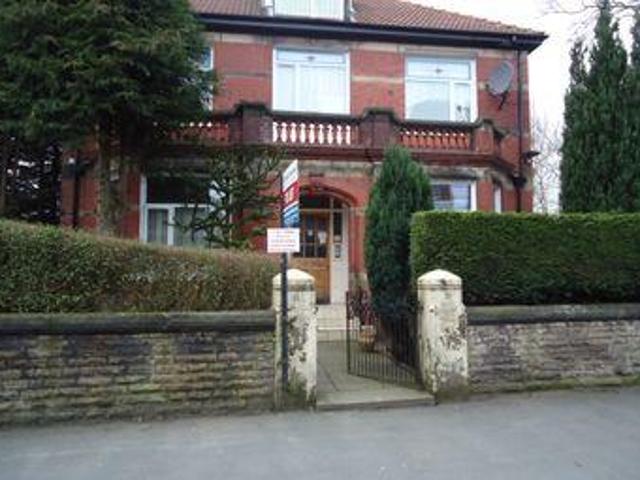 2 Bedrooms Flat for rent in Middleton Road, Manchester M8