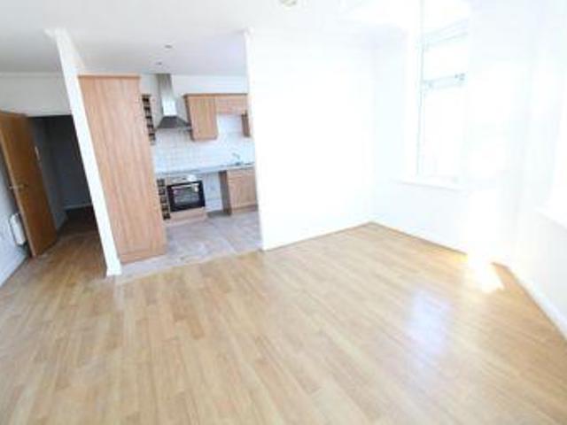 2 Bedrooms Flat for rent in Midland Road, Luton LU2