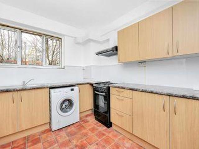 2 Bedrooms Flat for rent in Mile End Road, London E1