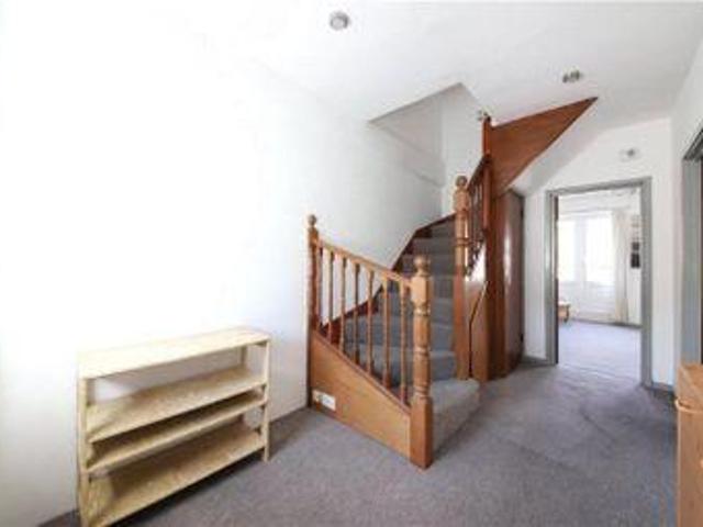 2 Bedrooms Flat for rent in Milk Yard, London E1W