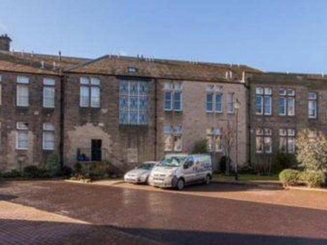 2 Bedrooms Flat for rent in Mill Lane, Leith, Edinburgh EH6