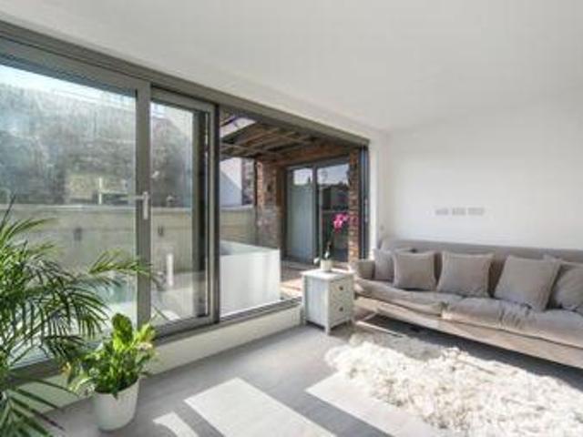 2 Bedrooms Flat for rent in Mill Lane, West Hampstead, London NW6