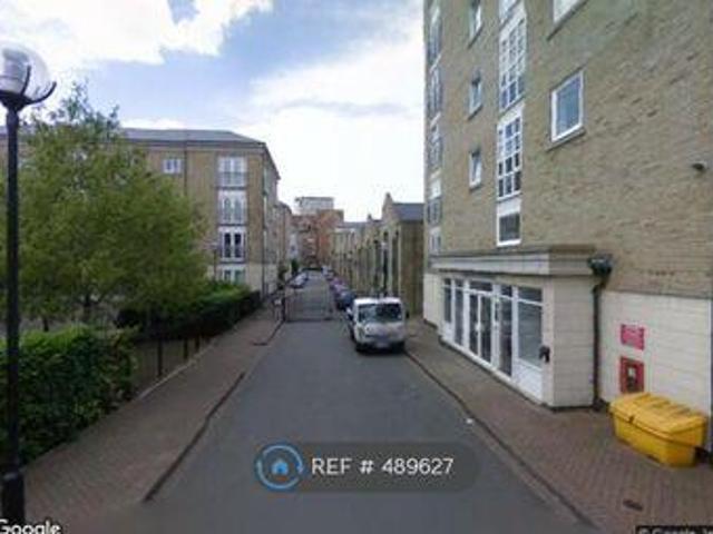 2 Bedrooms Flat for rent in Millennium Drive, Canary Wharf London E14