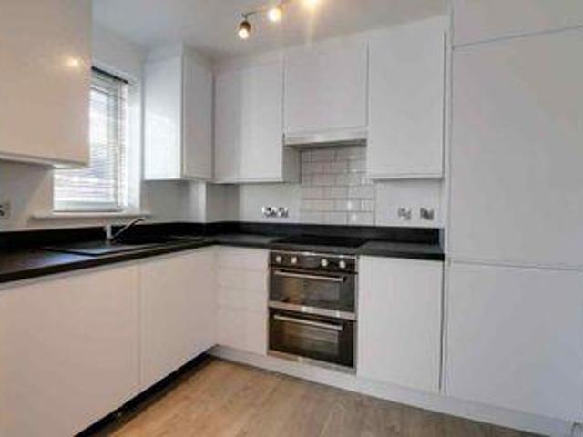 2 Bedrooms Flat for rent in Millfield Avenue, York YO10